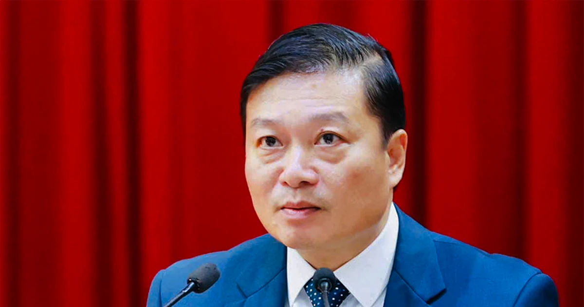 Ông Lê Hồng Vinh được bầu giữ chức Chủ tịch UBND tỉnh Nghệ An | Báo Đấu ...